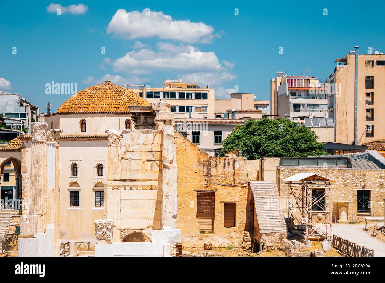 Tzistarakis Mosque and Hadrian's Library ancient ruins in Athens ...