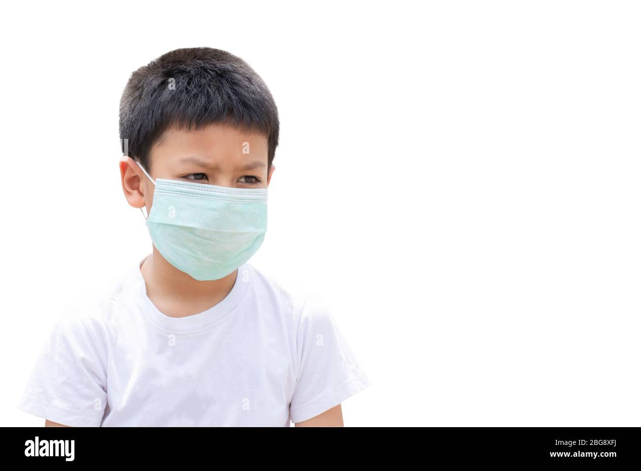 Isolated Asian boy wearing a mask on a white background with clipping ...