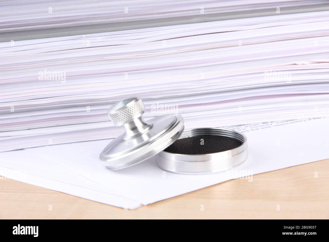 Approval papers hi-res stock photography and images - Alamy
