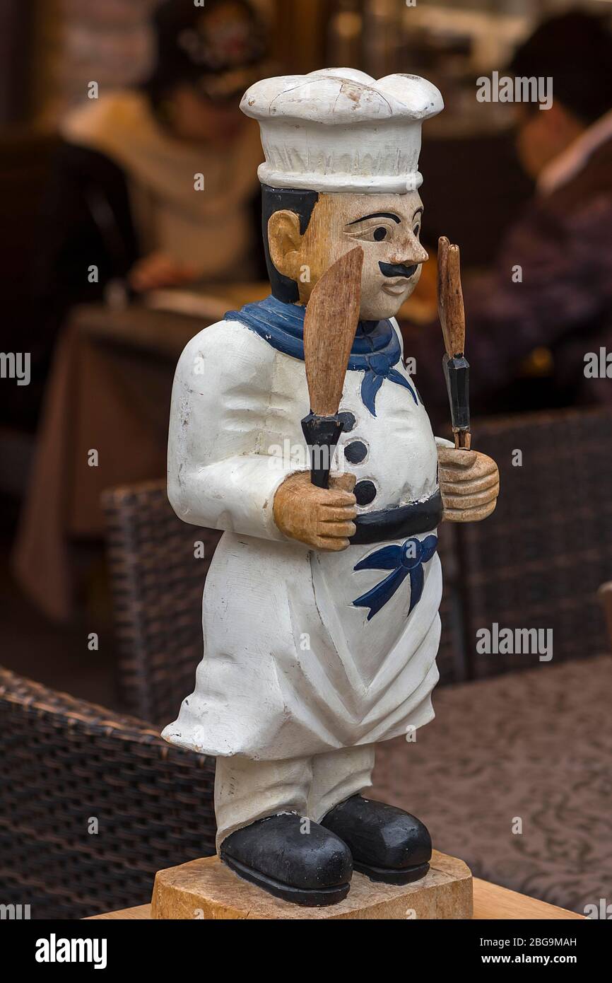 In front of the restaurant hi-res stock photography and images - Alamy