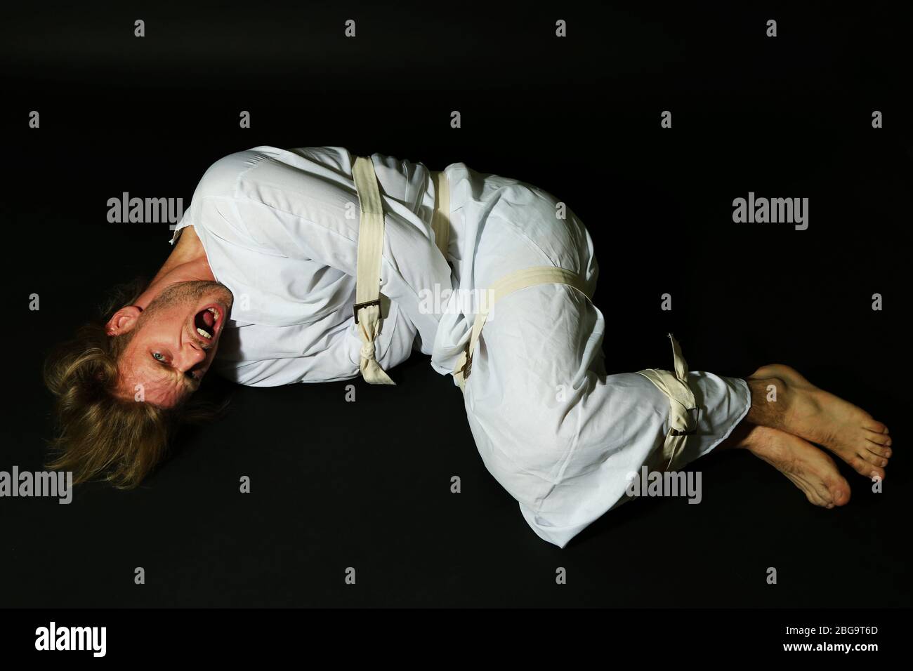 Restraint jacket hospital hi-res stock photography and images - Alamy