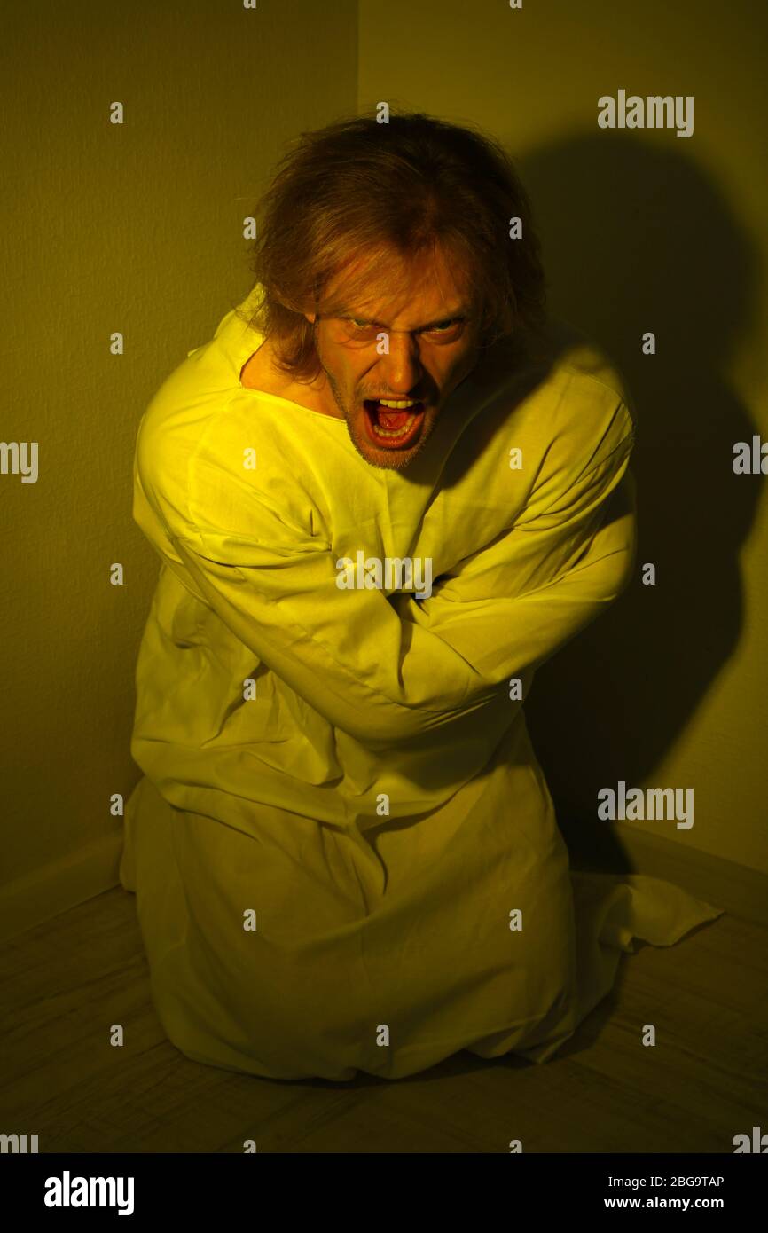 Restraint jacket hospital hi-res stock photography and images - Alamy