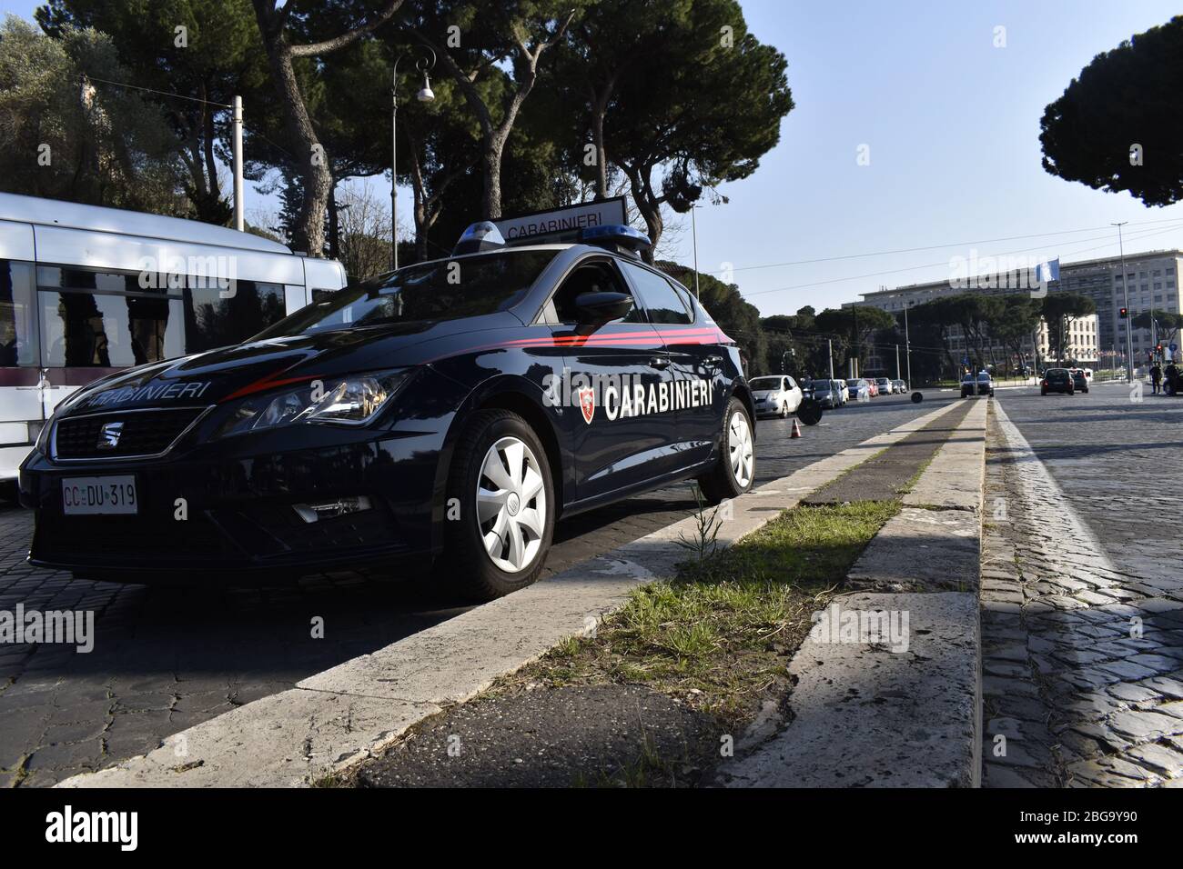 Carabinieri donne hi-res stock photography and images - Alamy
