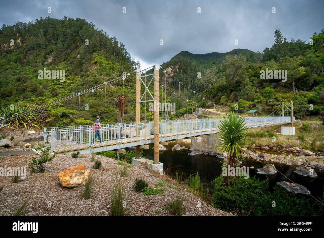 Pedestrian suspension bridge over Ohinemuri River, Karangahake Gorge ...