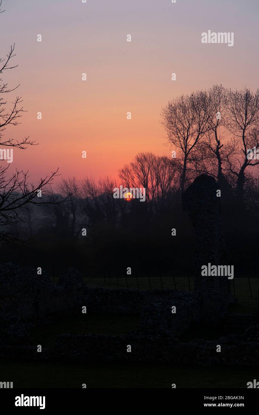 English farm sunrise hi-res stock photography and images - Alamy