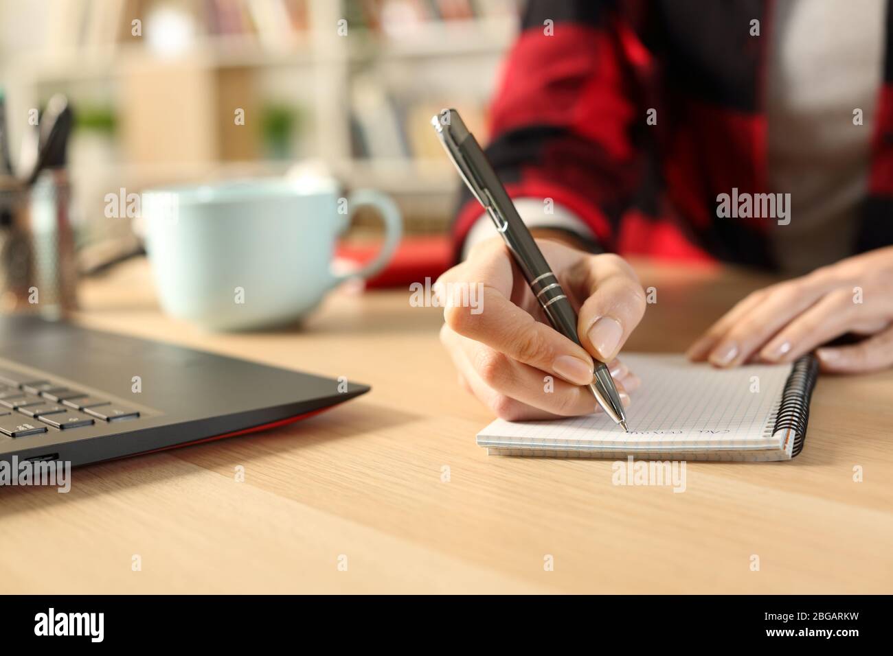 Taking notes hi-res stock photography and images - Alamy