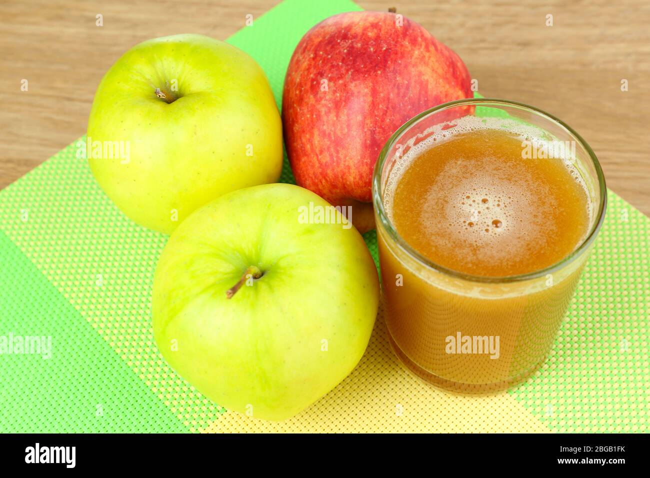 Healthy fresh juice of apples close up Stock Photo - Alamy
