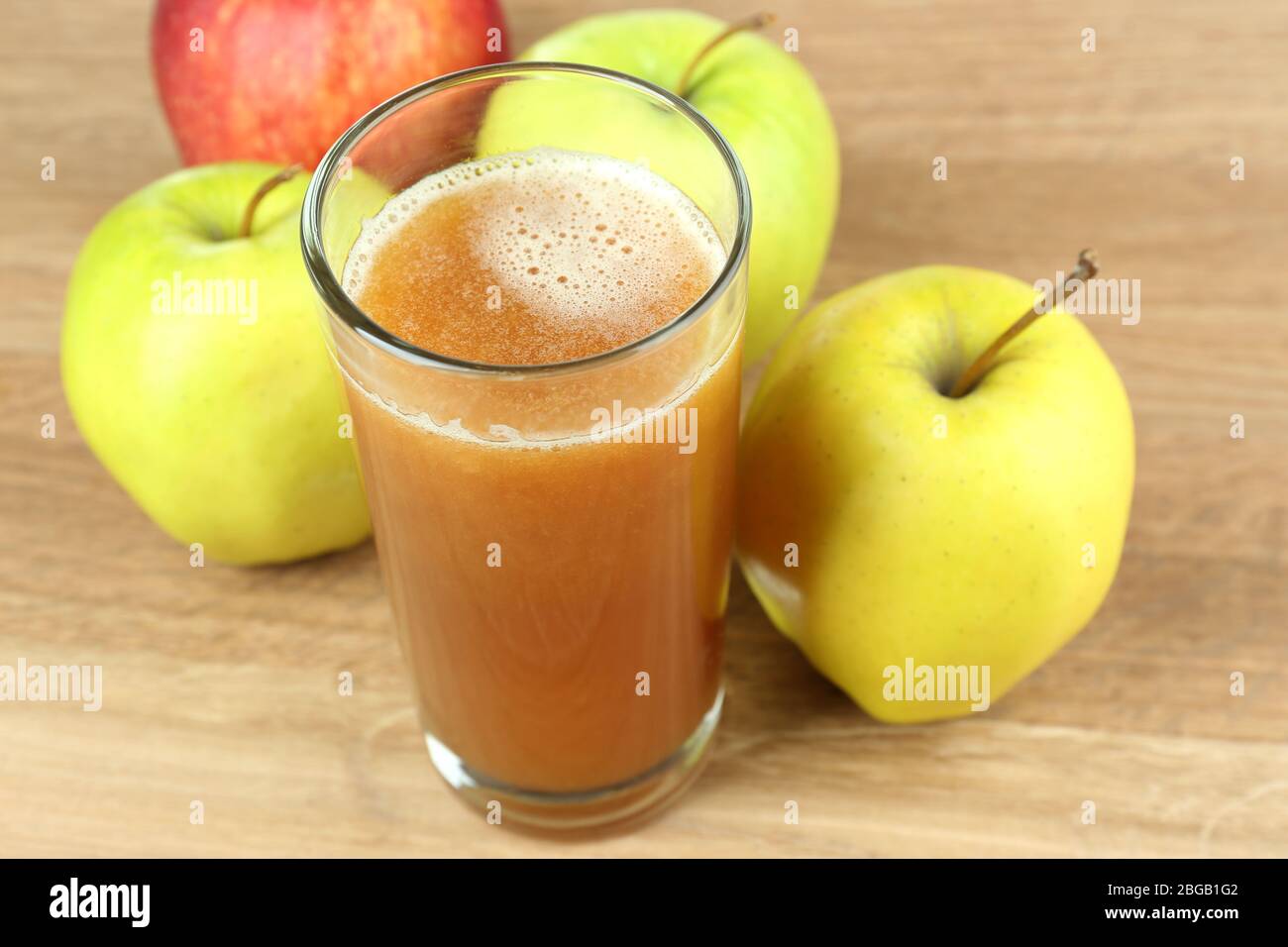 Healthy fresh juice of apples close up Stock Photo - Alamy
