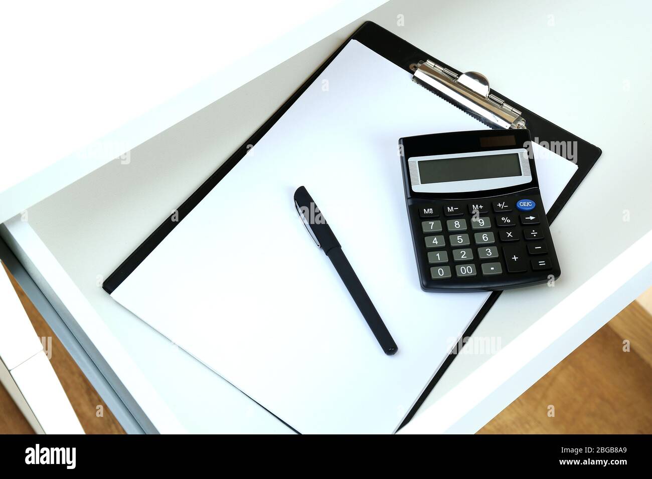 Open office desk drawer hi-res stock photography and images - Alamy