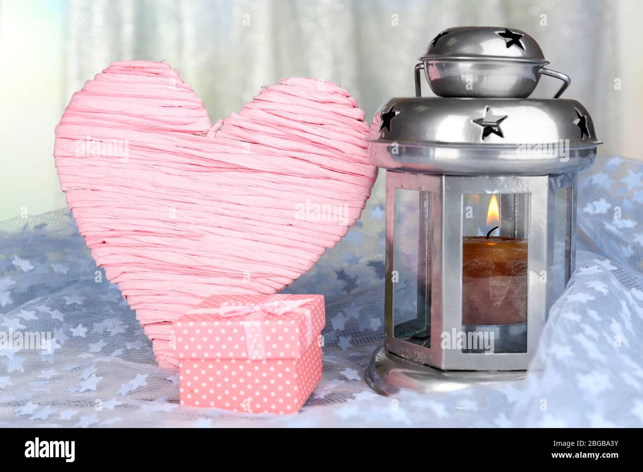 Gift box shape lantern hi-res stock photography and images - Alamy