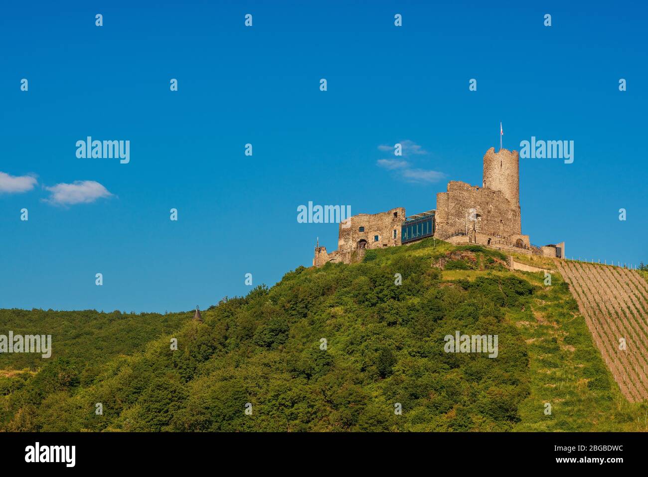 Bernkastel castle castle kues landshut hi-res stock photography and ...