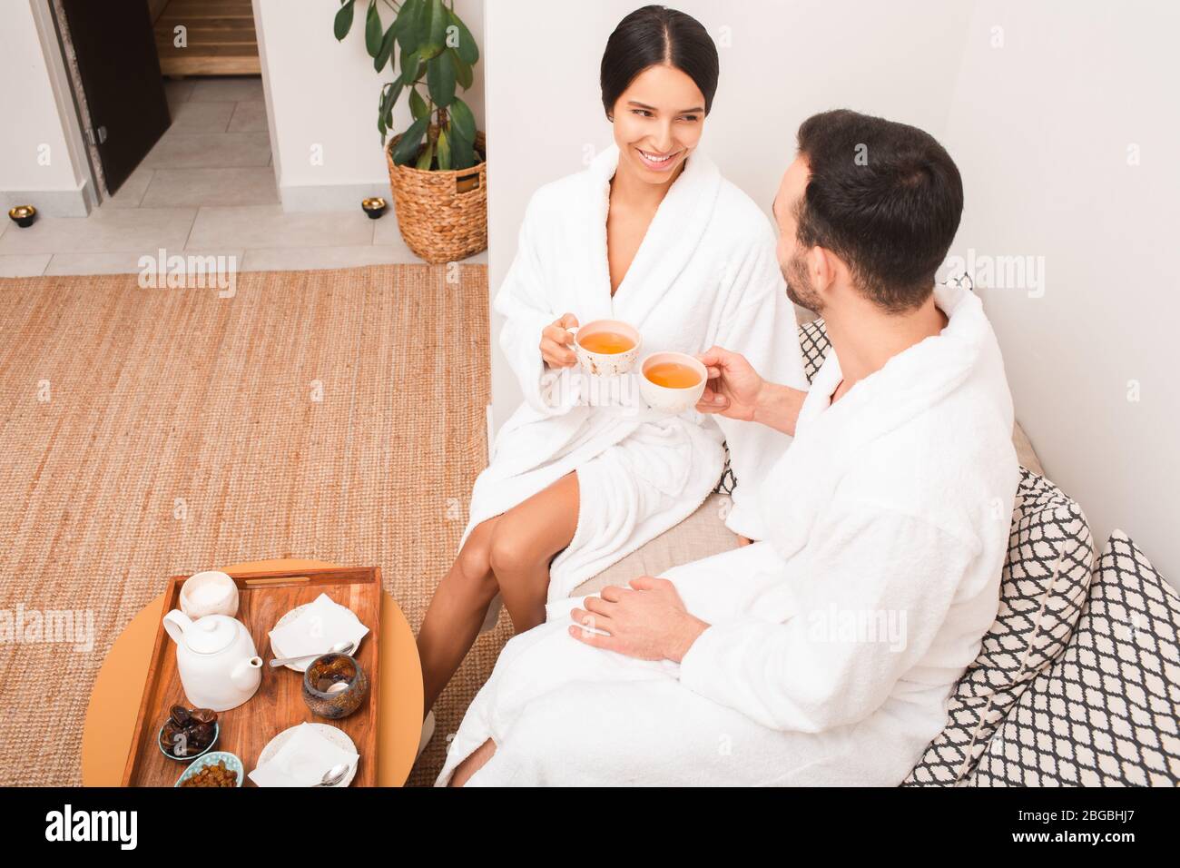 Young beautiful mixed race couple hi-res stock photography and images ...