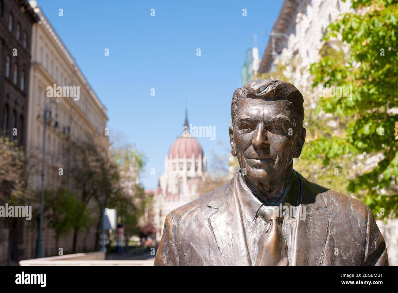 Ronald reagan bronze sculpture hi-res stock photography and images - Alamy
