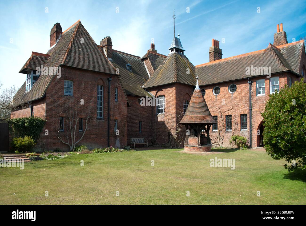The red house william morris hi-res stock photography and images - Alamy