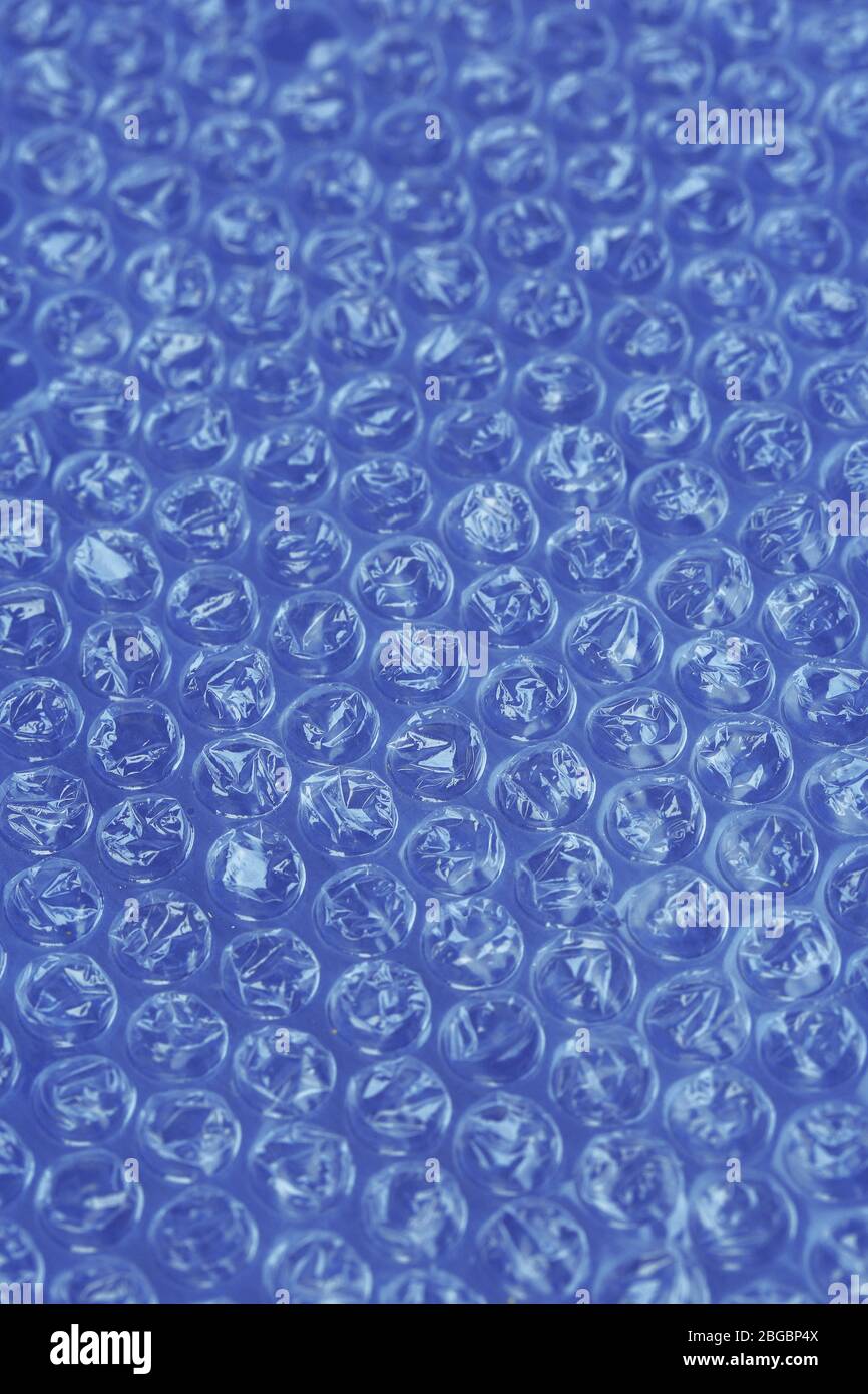 Black bubble wrap packing hi-res stock photography and images - Alamy