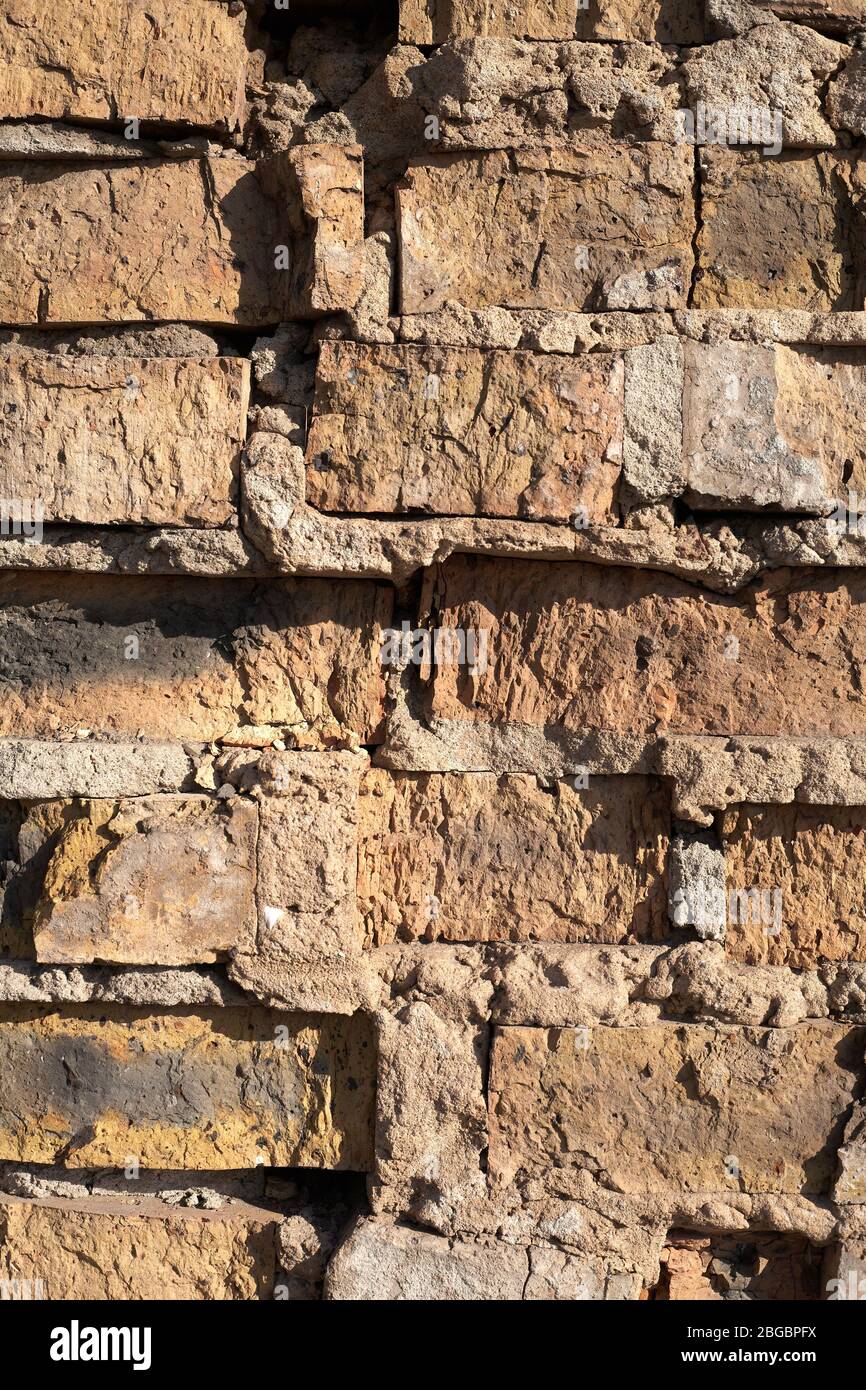 Battered brickwork hi-res stock photography and images - Alamy