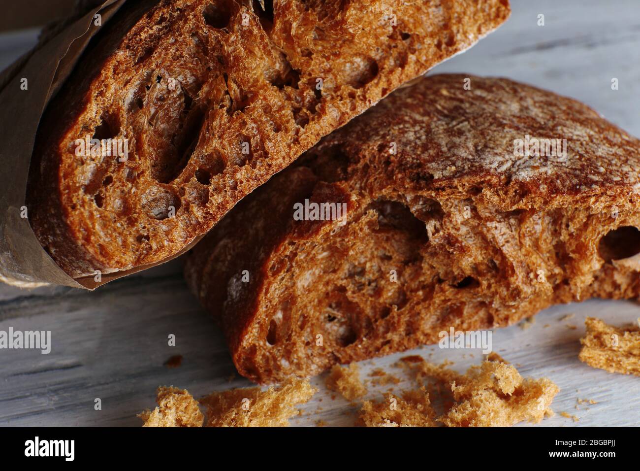 Breaking flax hi-res stock photography and images - Alamy