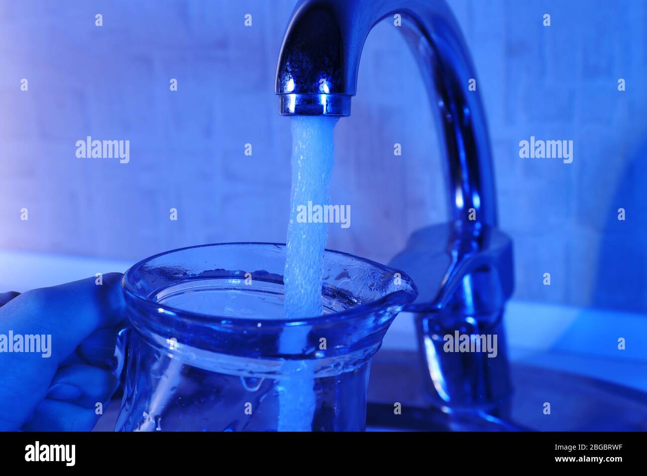 Fill water jug tap hi-res stock photography and images - Alamy