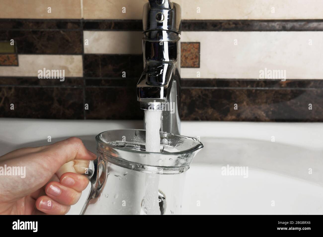 Fill water jug tap hi-res stock photography and images - Alamy