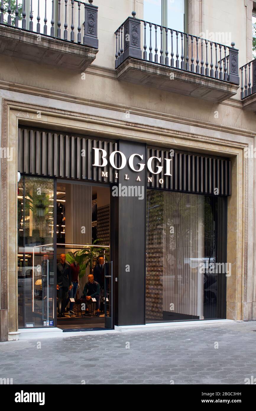 Barcelona store hi-res stock photography and images - Alamy