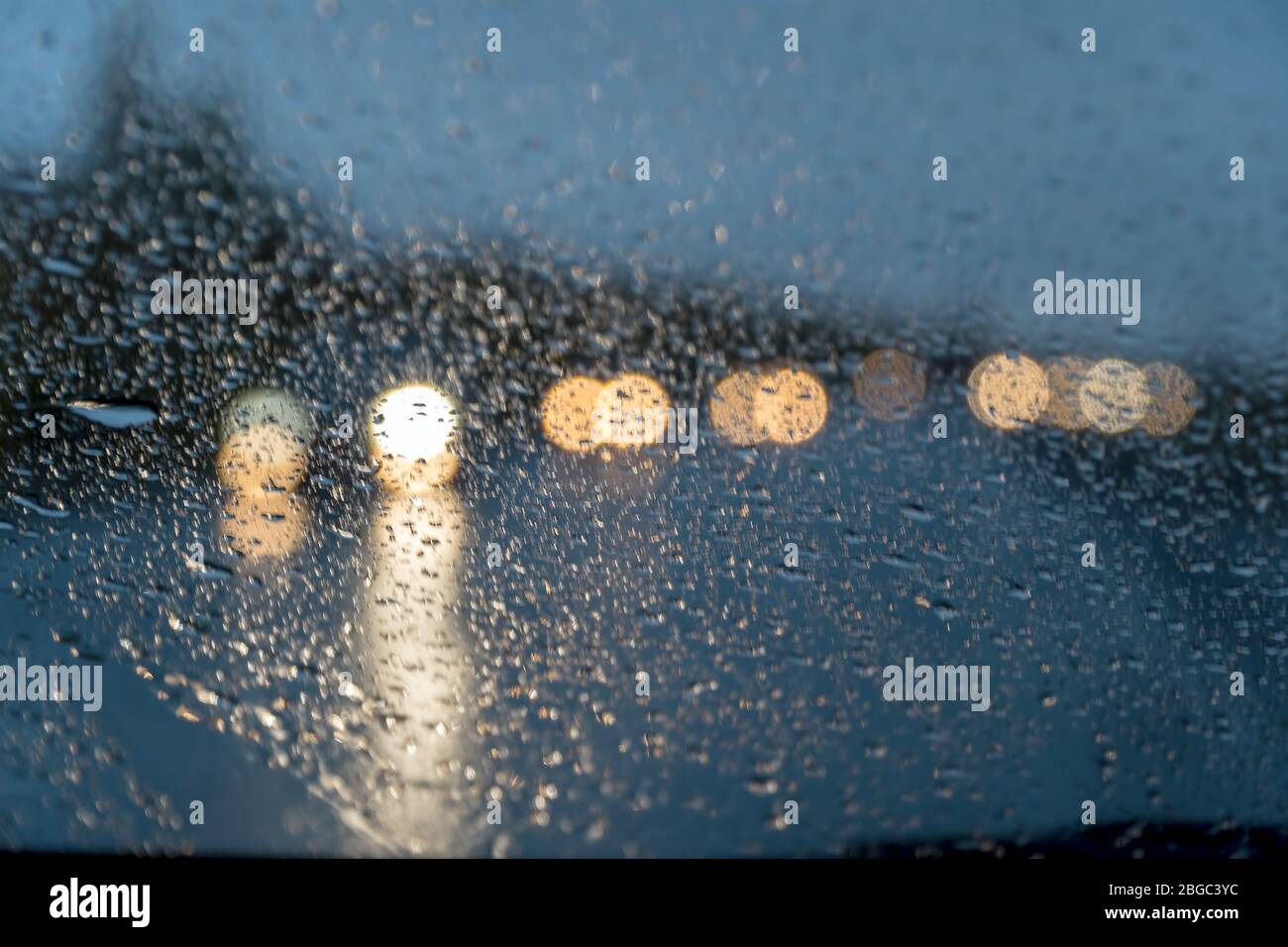 Car windshield lightning hi-res stock photography and images - Alamy