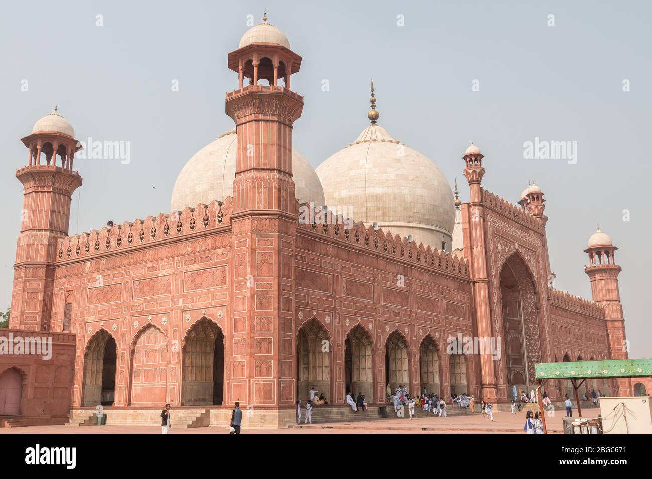 Badshahi mosque hi-res stock photography and images - Alamy