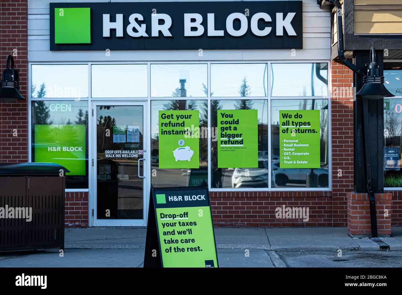 Hr block hi-res stock photography and images - Alamy