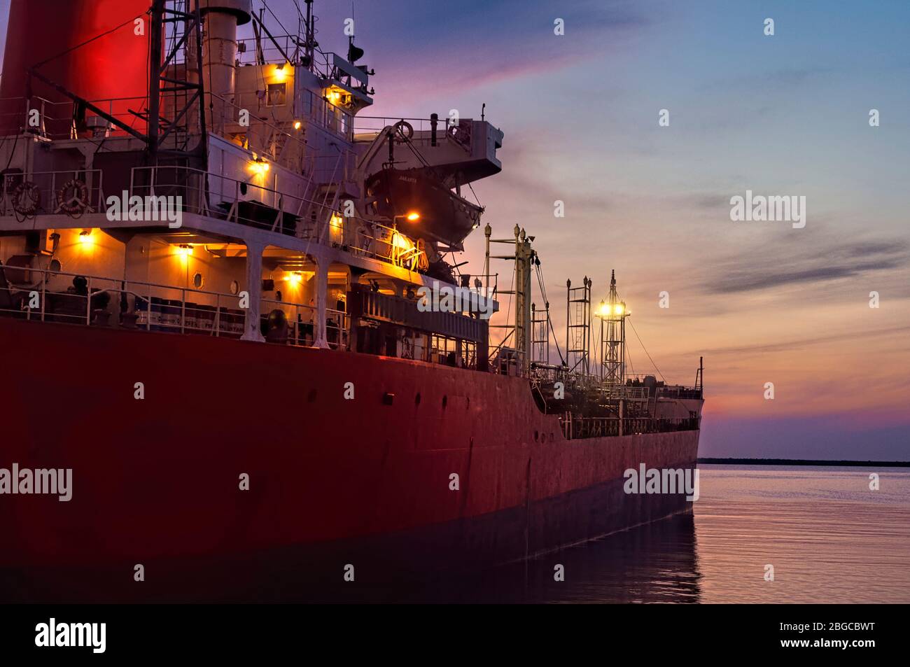 Cargo derrick hi-res stock photography and images - Alamy