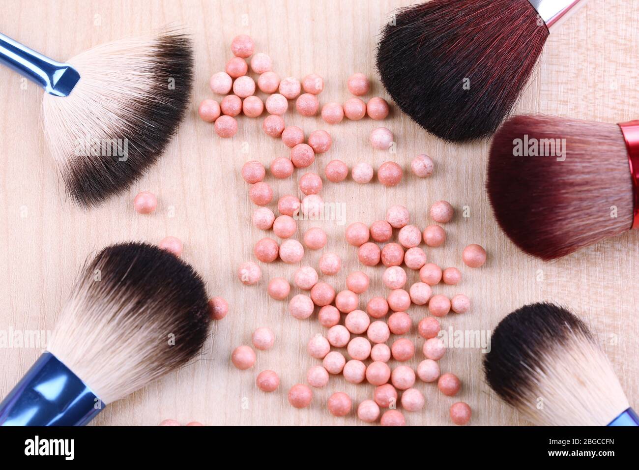 Bronzer brushes hi-res stock photography and images - Alamy