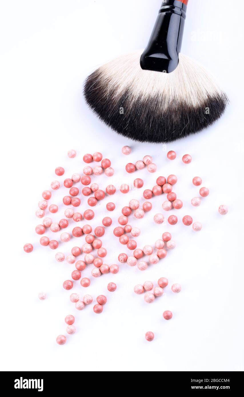 Powder balls and brush isolated on white Stock Photo - Alamy
