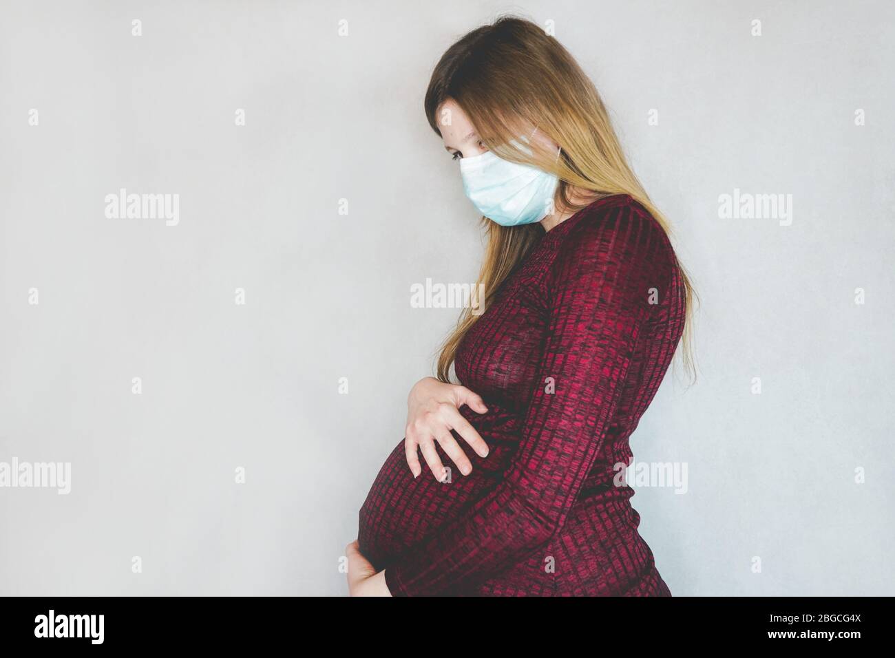 Pregnant woman surgical face hi-res stock photography and images - Alamy