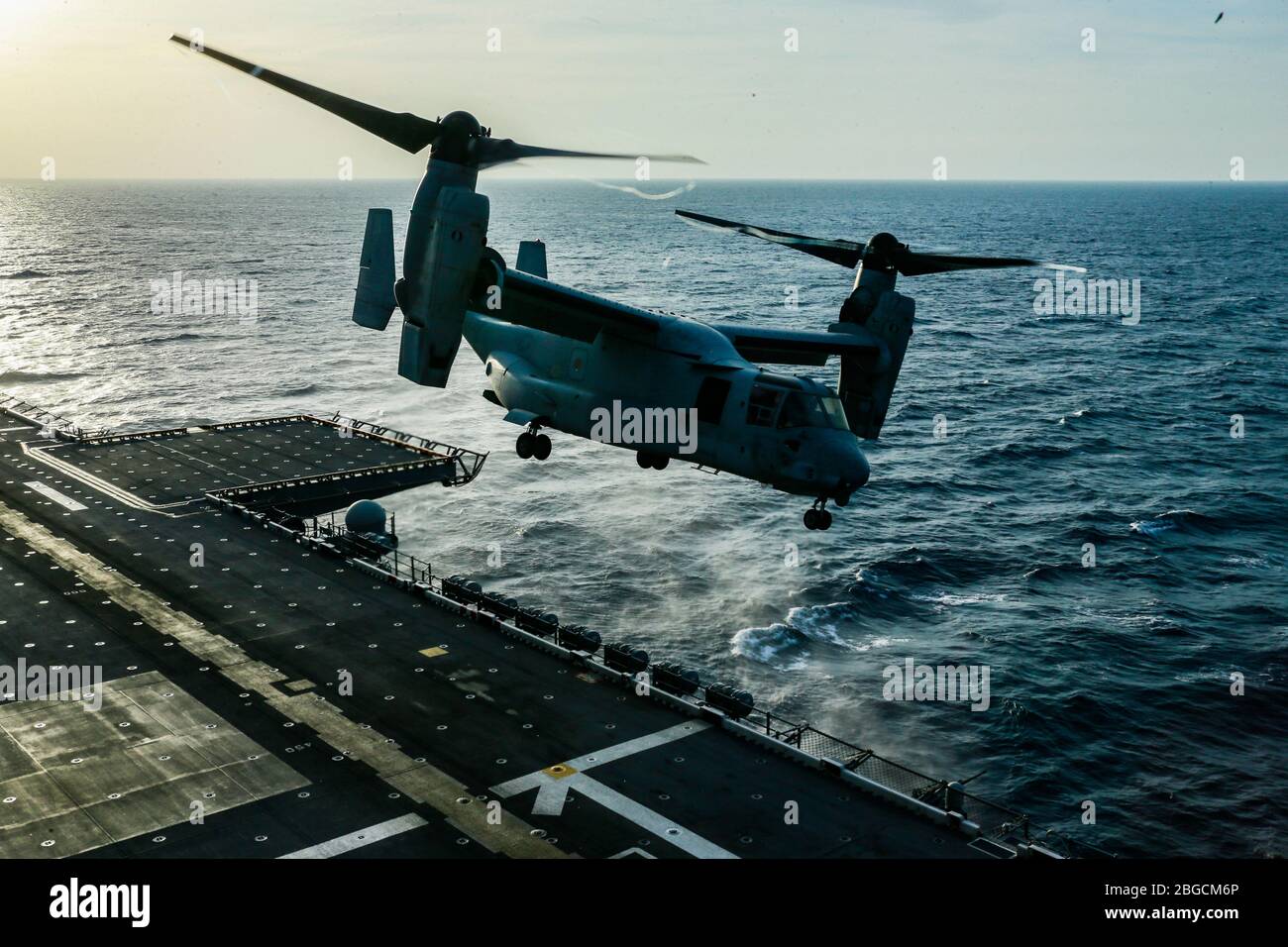 Troop transport aircraft hi-res stock photography and images - Alamy