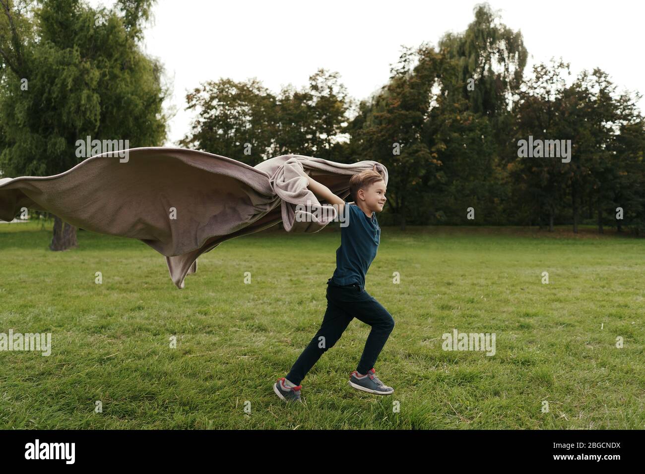 Flying blanket hi-res stock photography and images - Alamy