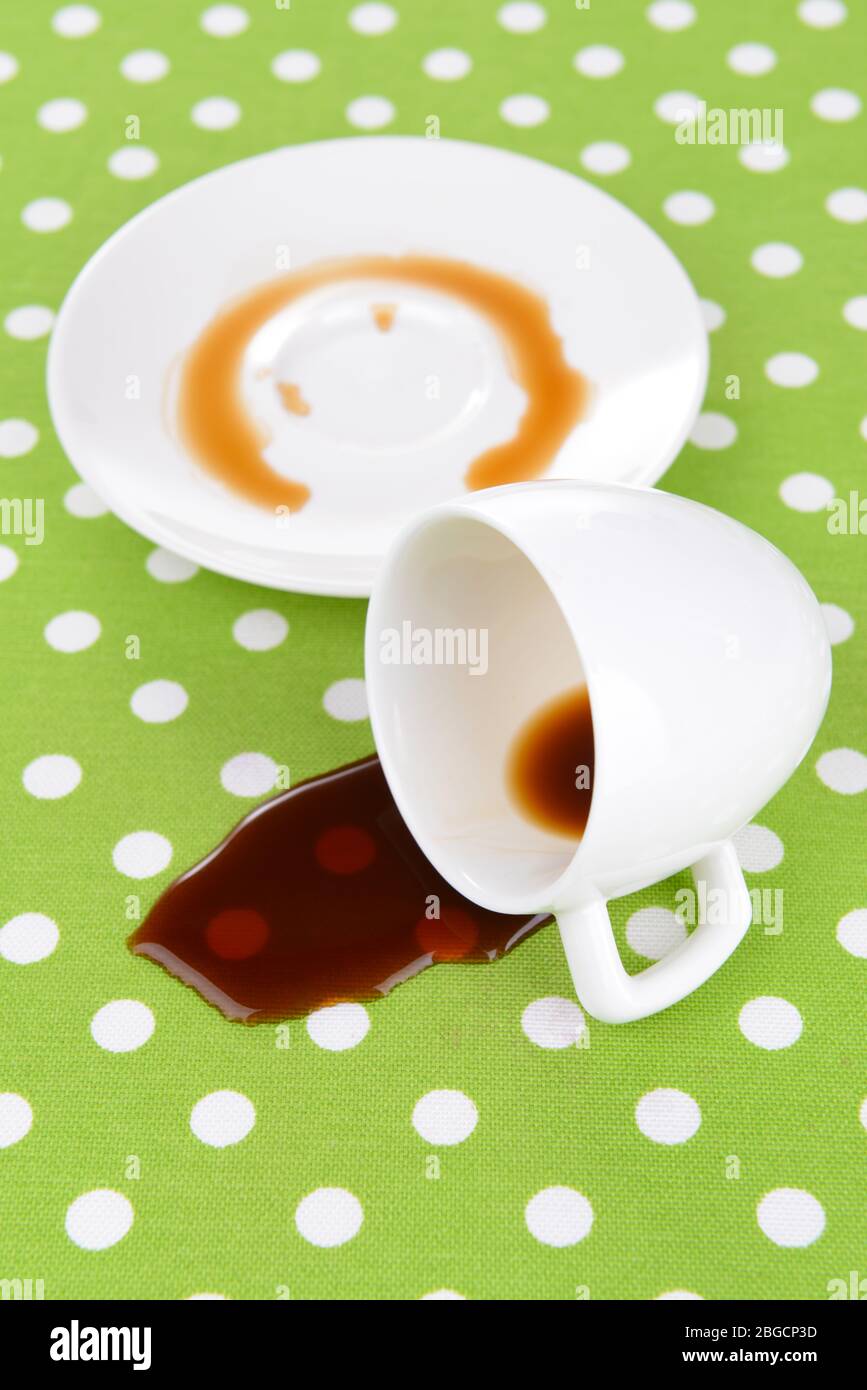 Damaged table cloth hi-res stock photography and images - Alamy