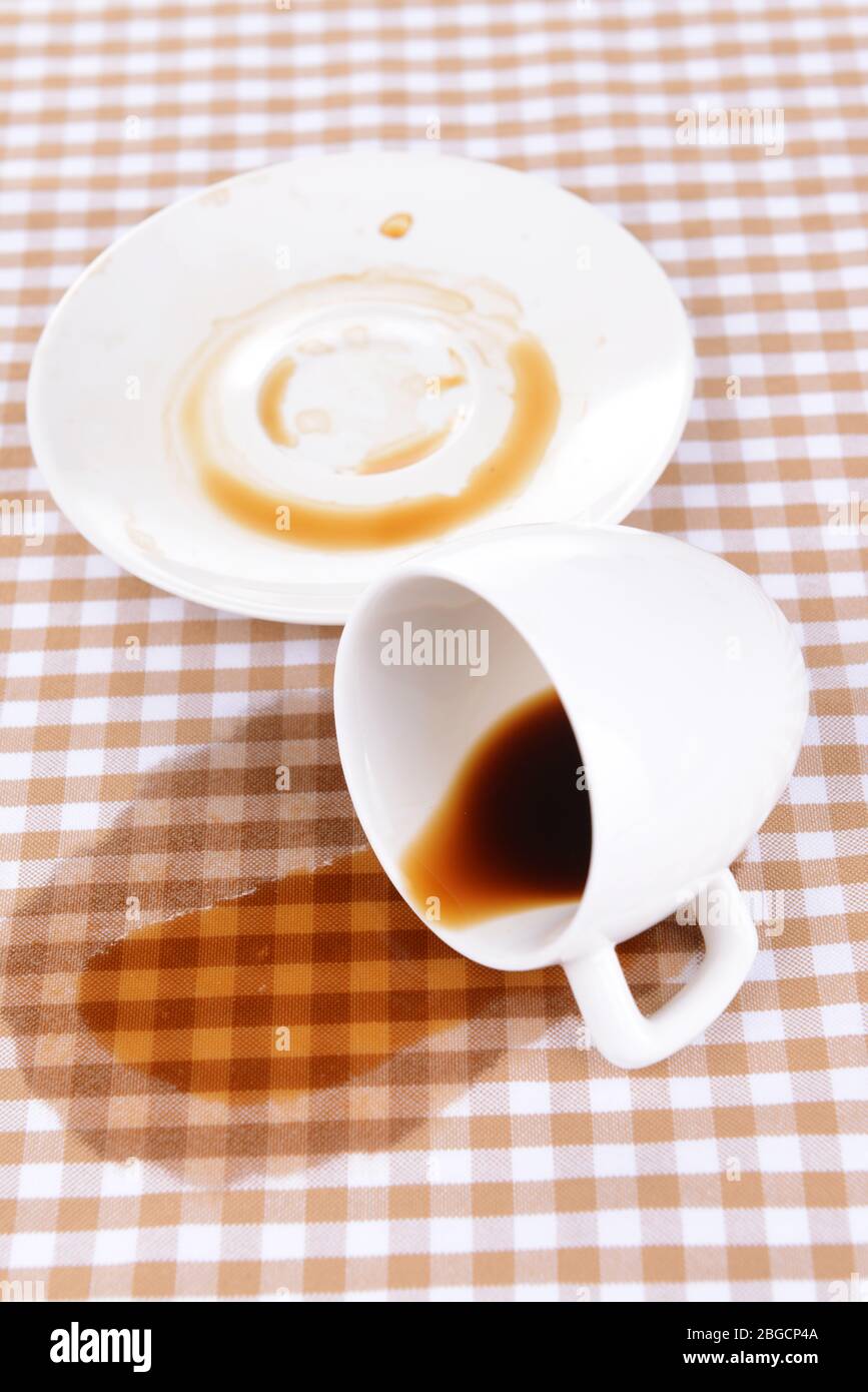 Damaged table cloth hi-res stock photography and images - Alamy