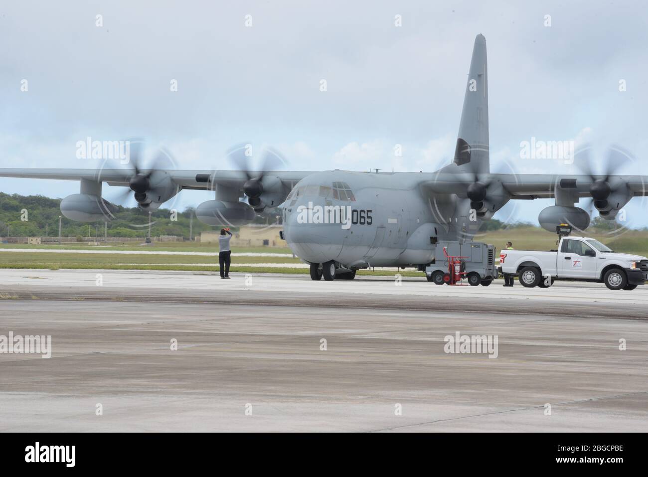 Iwakuni japan base hi-res stock photography and images - Alamy