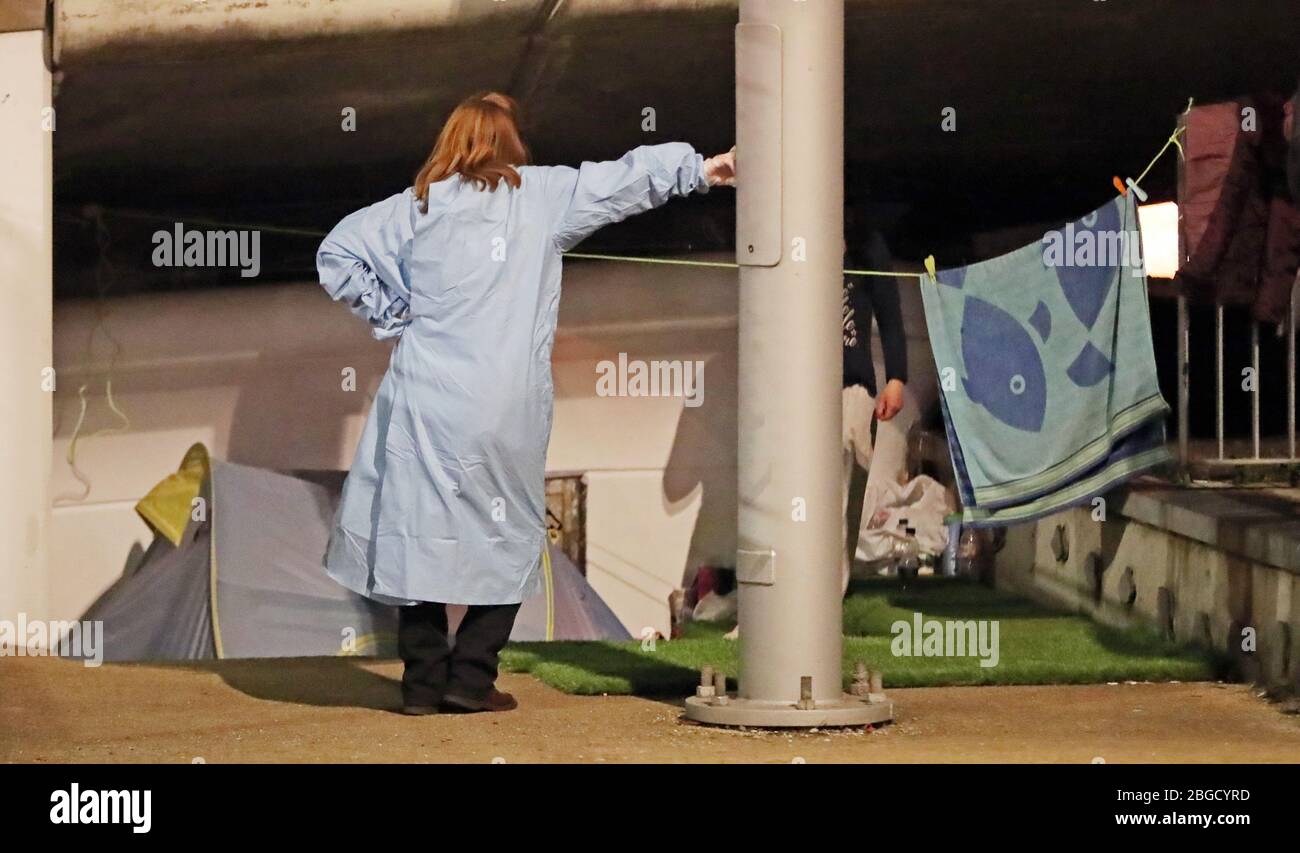 Inner city helping homeless outreach volunteer avril darker on ...