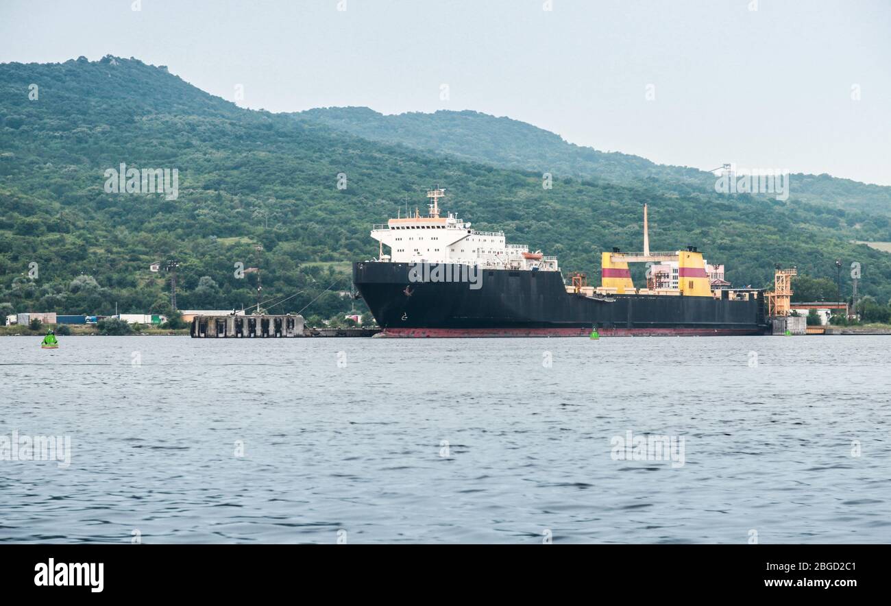 Ro ro ship hi-res stock photography and images - Alamy