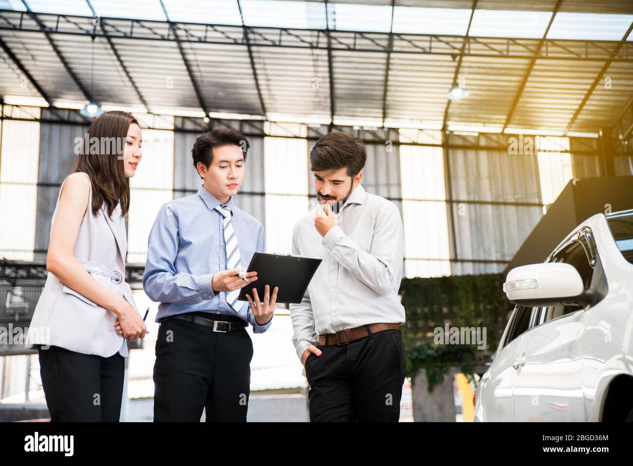 Asian salesman hi-res stock photography and images - Alamy