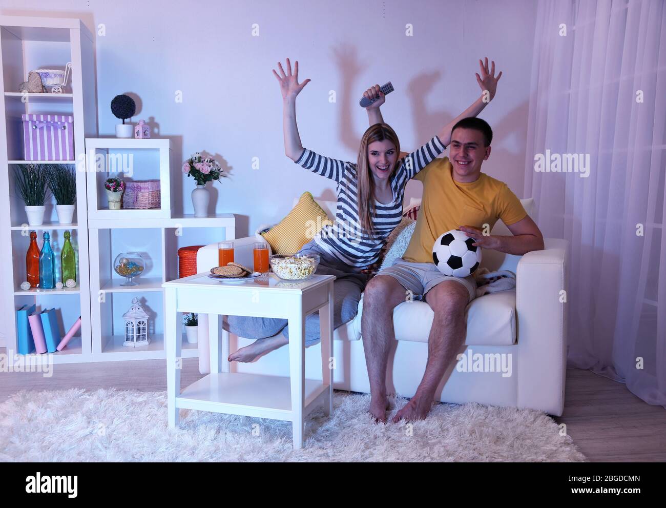 Blacking out hi-res stock photography and images - Alamy