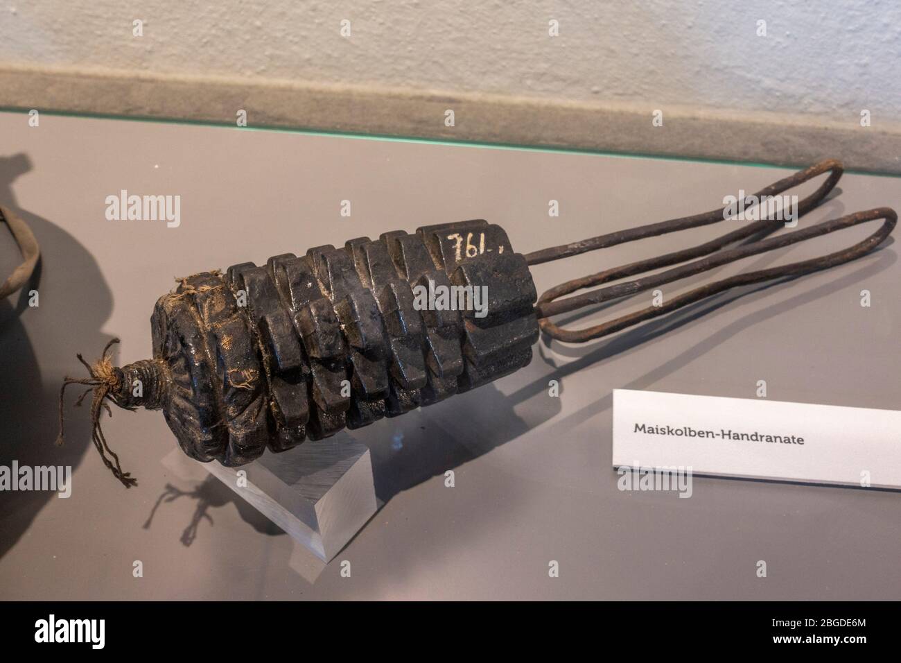 An Austrian corn-cob hand grenade (Maiskolben-Handgranate) display in ...