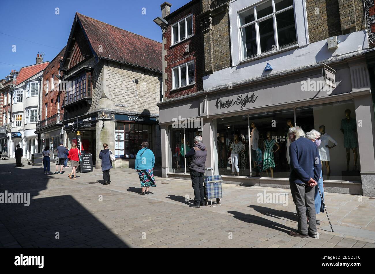Queue at post office uk hi-res stock photography and images - Alamy