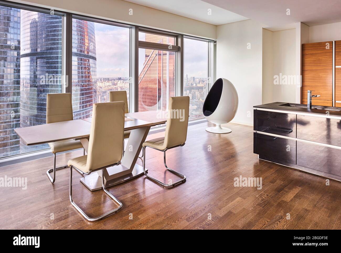 Studio loft apartment in Moscow-City with a panoramic windows; view of ...