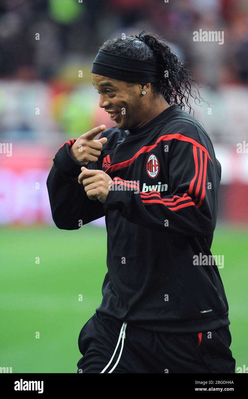 Ronaldinho serie team ac milan hi-res stock photography and images - Alamy