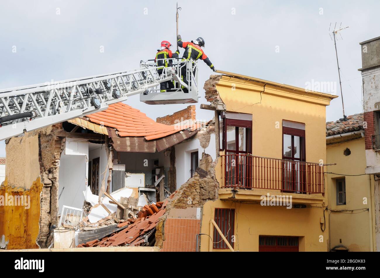 Man collapsed on street hi-res stock photography and images - Alamy