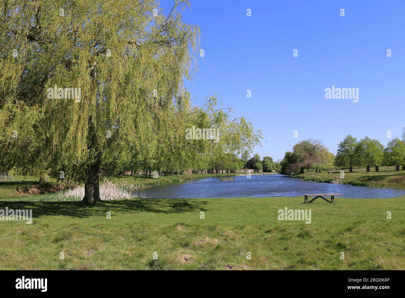 Hampton wick hi-res stock photography and images - Alamy