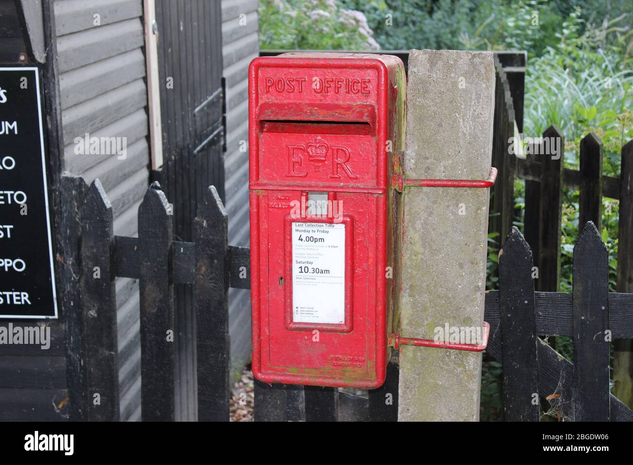 Pillarbox postbox hi-res stock photography and images - Alamy