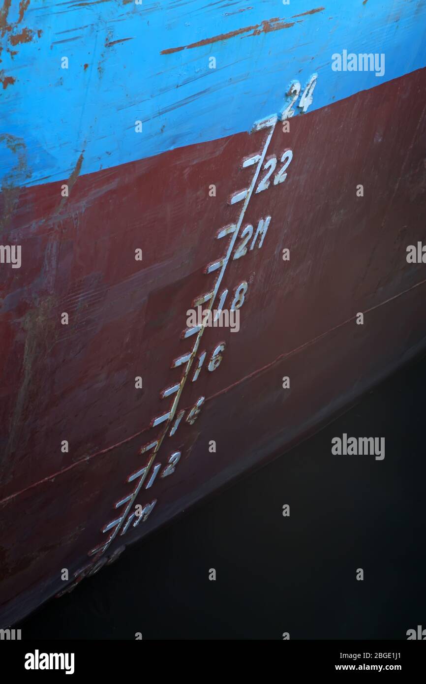 waterline marked on the ship Stock Photo - Alamy
