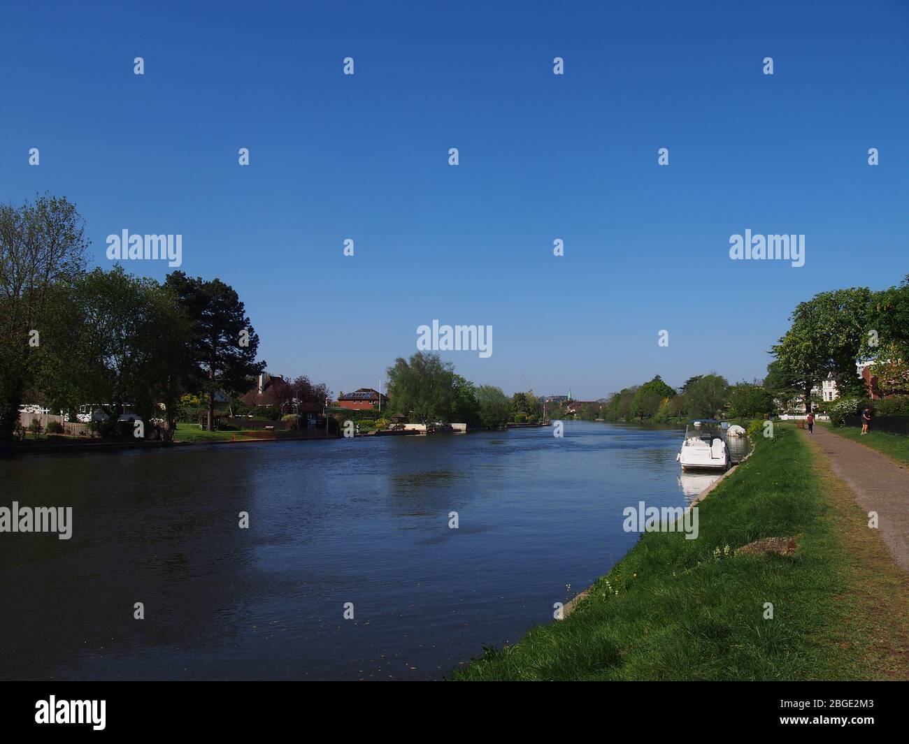 Thames pathway hi-res stock photography and images - Alamy