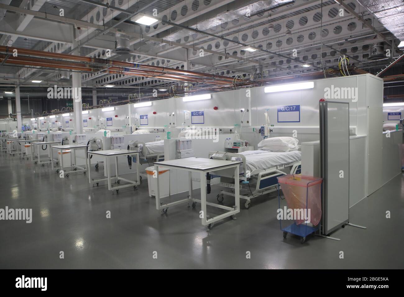 Nhs hospital ward beds hi-res stock photography and images - Alamy